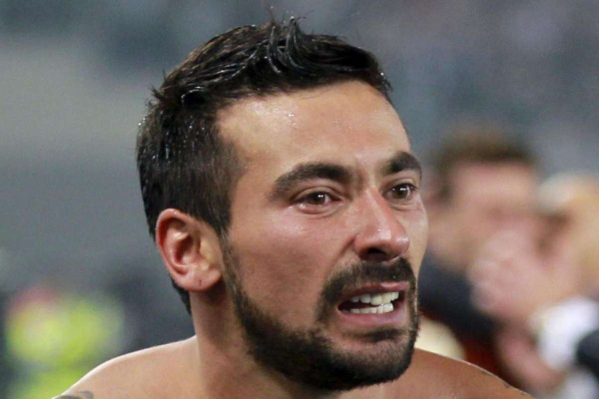 La parabola di Lavezzi, la crisi e il ricovero in clinica - TerranostraNews