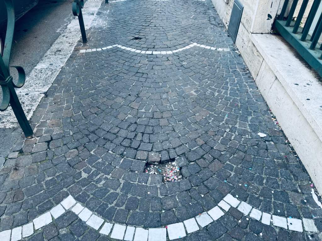 Napoli, ponte di via Cilea: la buca che causò la caduta è ancora lì ...