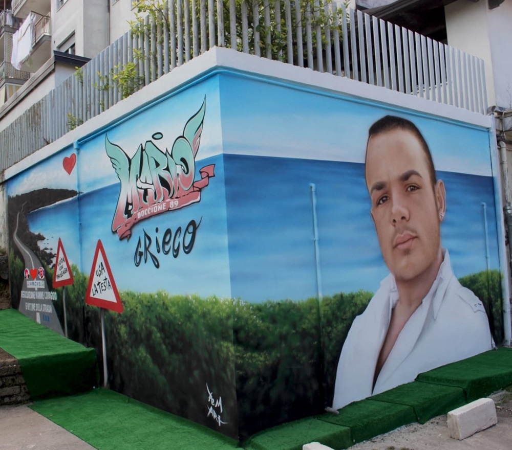 Marano. Murales e panchine in ricordo di “Mario Grieco. “Mio figlio ...